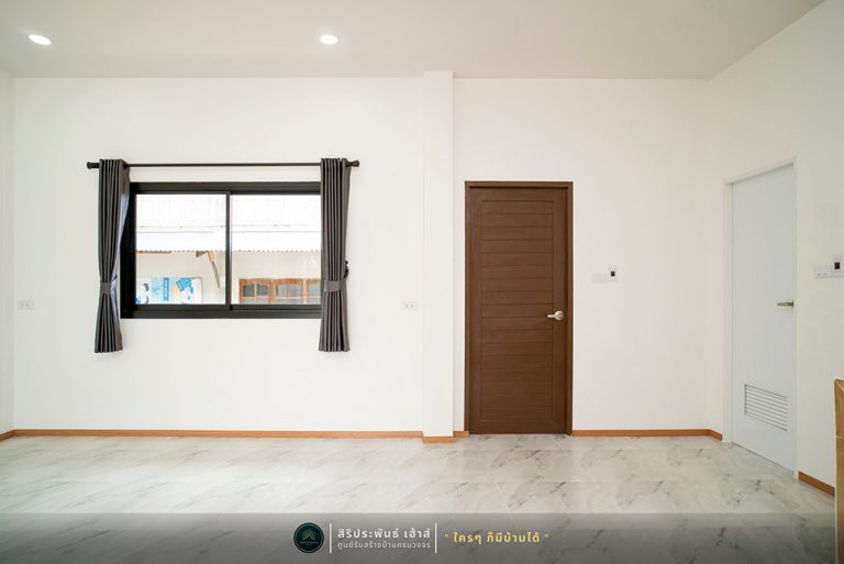 แบบบ้านทรงปั้นหยา โทนสีขาวตัดกับไม้ฝาสีน้ำตาลคลาสสิค - SARAKASET.COM